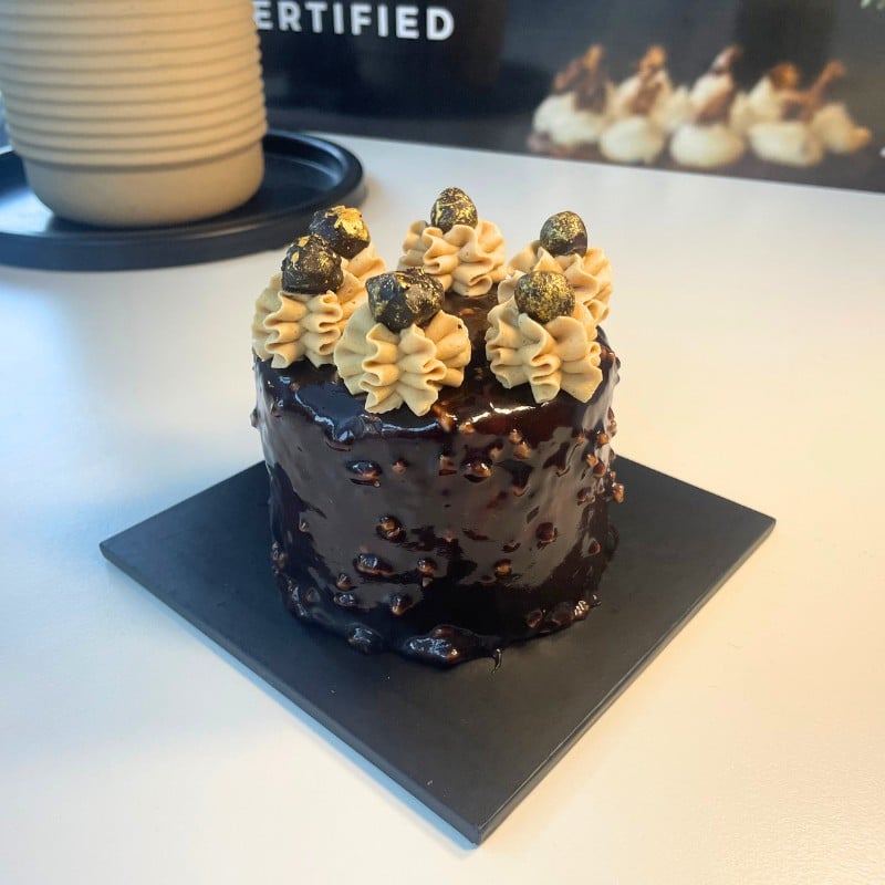 Ferrero Biscoff Mini Cake - 4 inch - MAHADEVA'S KITCHEN